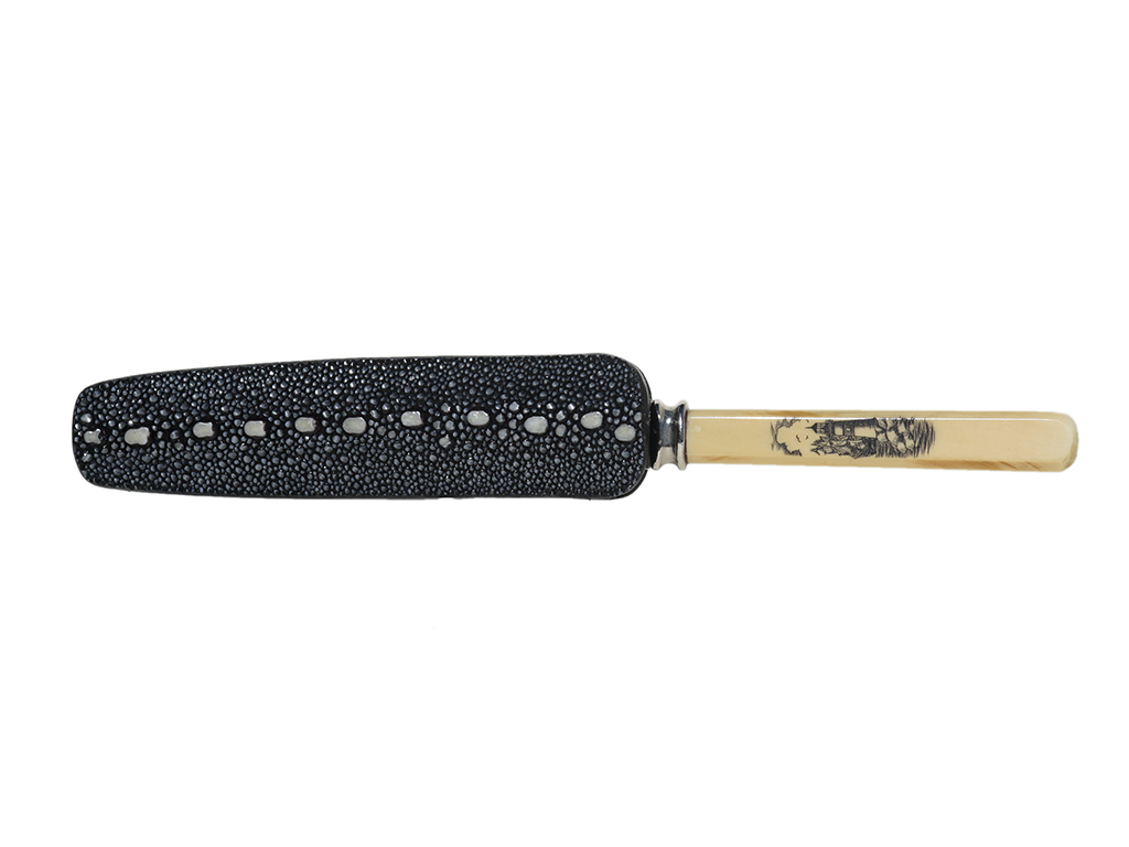 N341 - Scrimshaw Collector